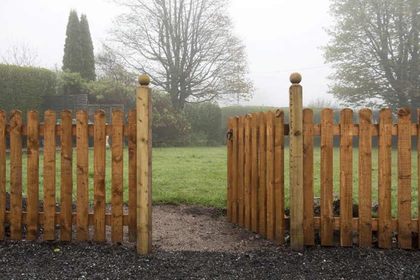 5 Benefits Of Installing Timber Gates In Your Farm Or Lawn - AGreenHand